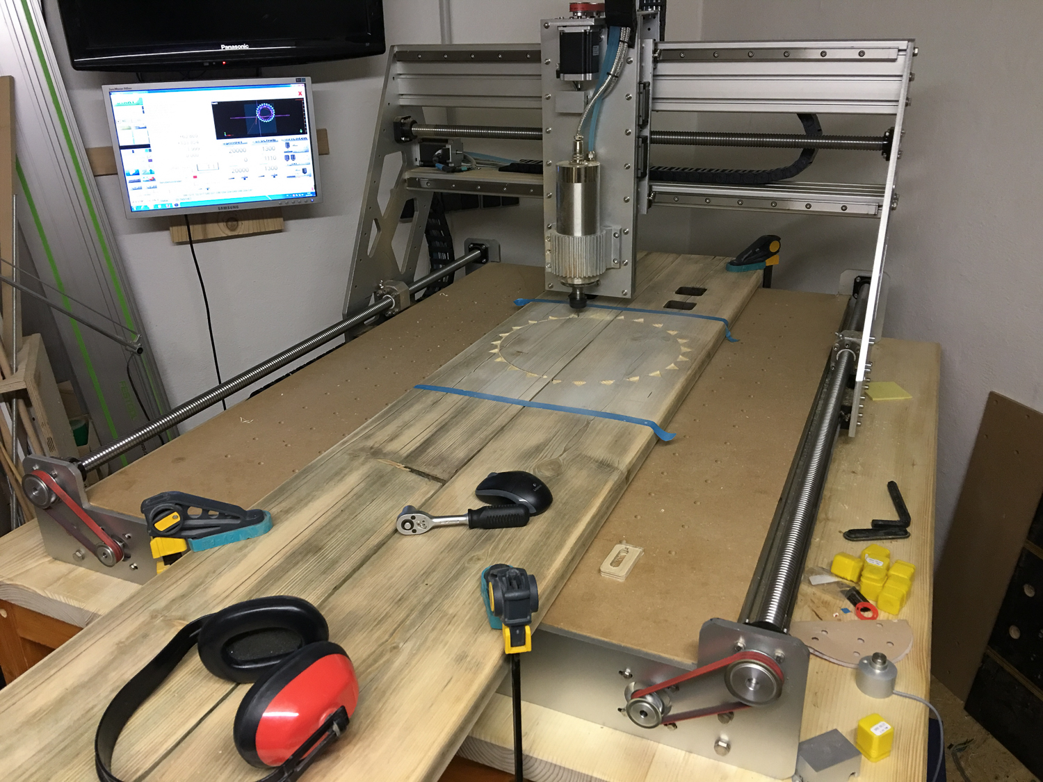 CNC Maori-Tatoo auf einer Gartenbank - CNC - Woodworking - Furniture ...